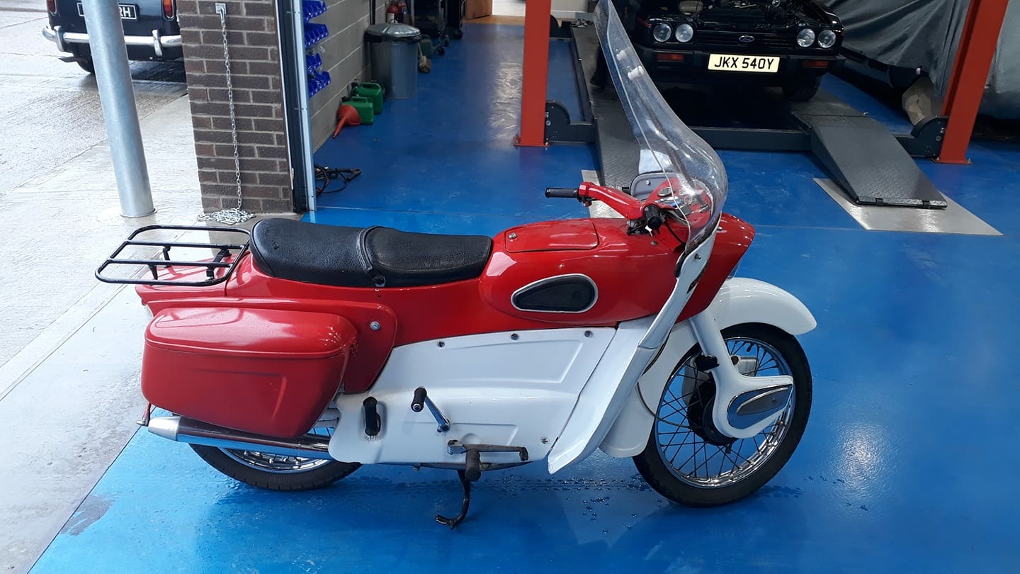 Running up our 1961 Ariel Leader - Bridge Classic Cars