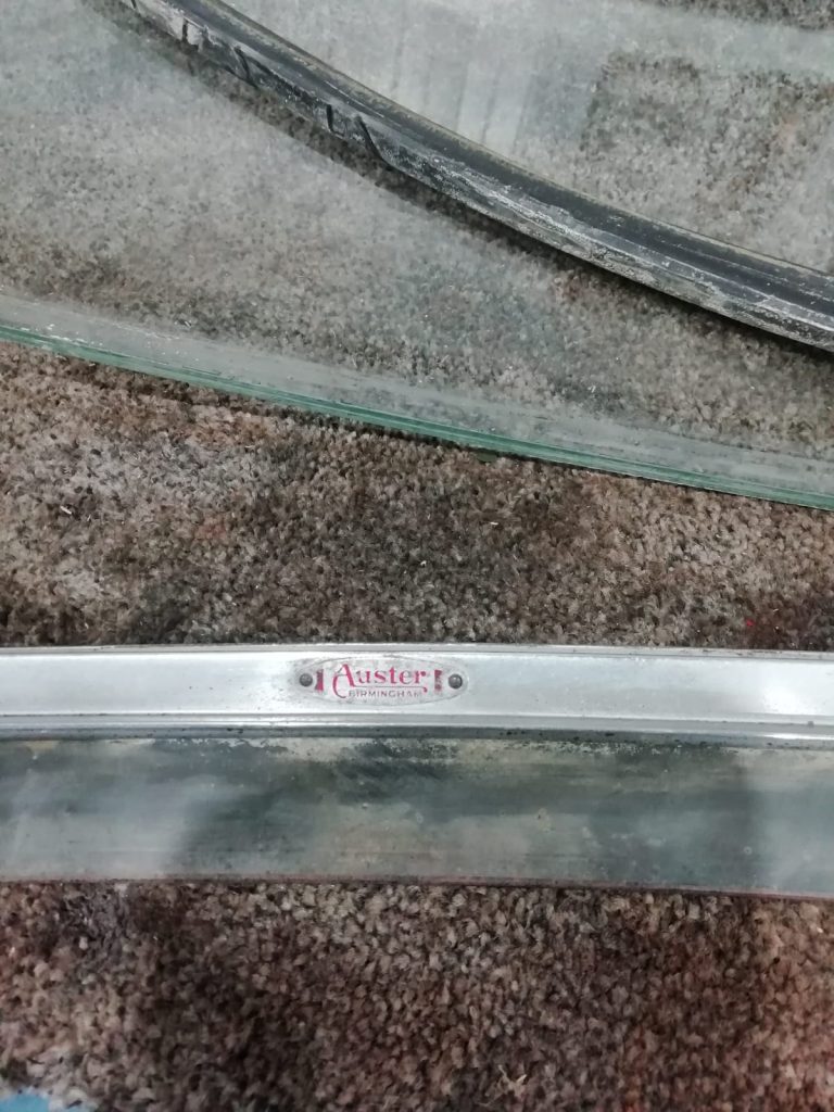 1960 MGA windscreen - Bridge Classic Cars