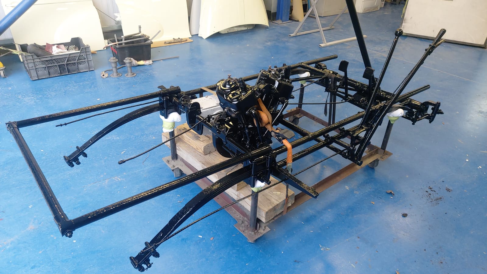 A New Look - Chassis and Parts of the 1905 Riley 9HP Painted - Bridge ...