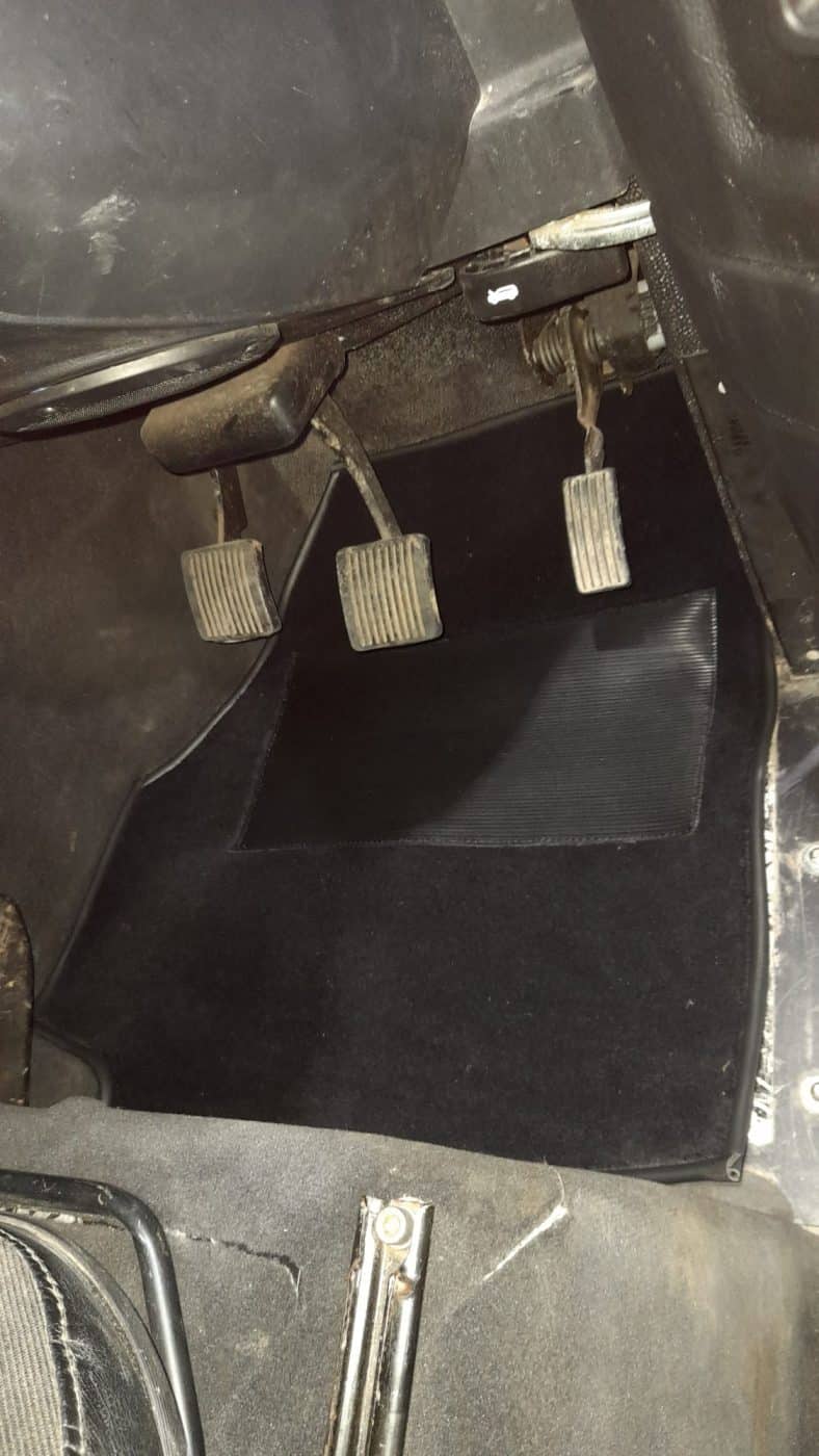 Land Rover Carpets - Bridge Classic Cars