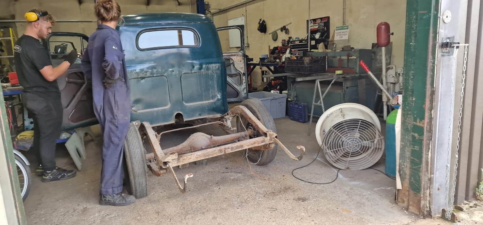 Austin Devon Strip Down - Bridge Classic Cars