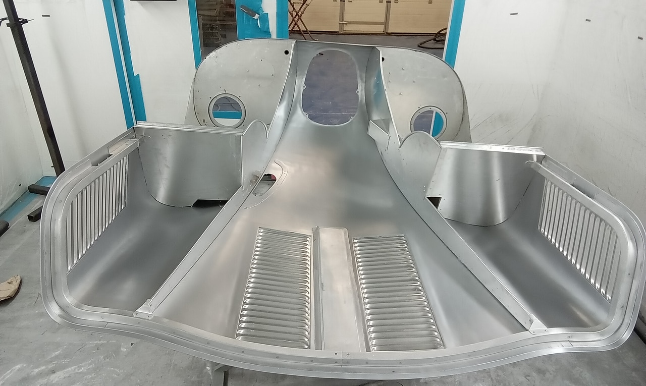 Aluminium Looking - Bridge Classic Cars