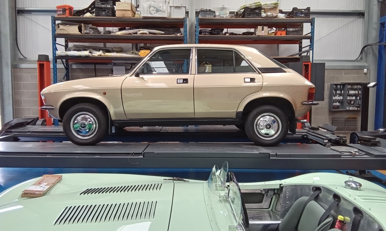 Working on our 1981 Austin Vanden Plas - Bridge Classic Cars