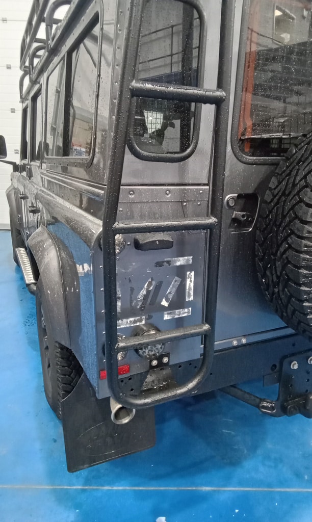 Plate change on our Defender - Bridge Classic Cars
