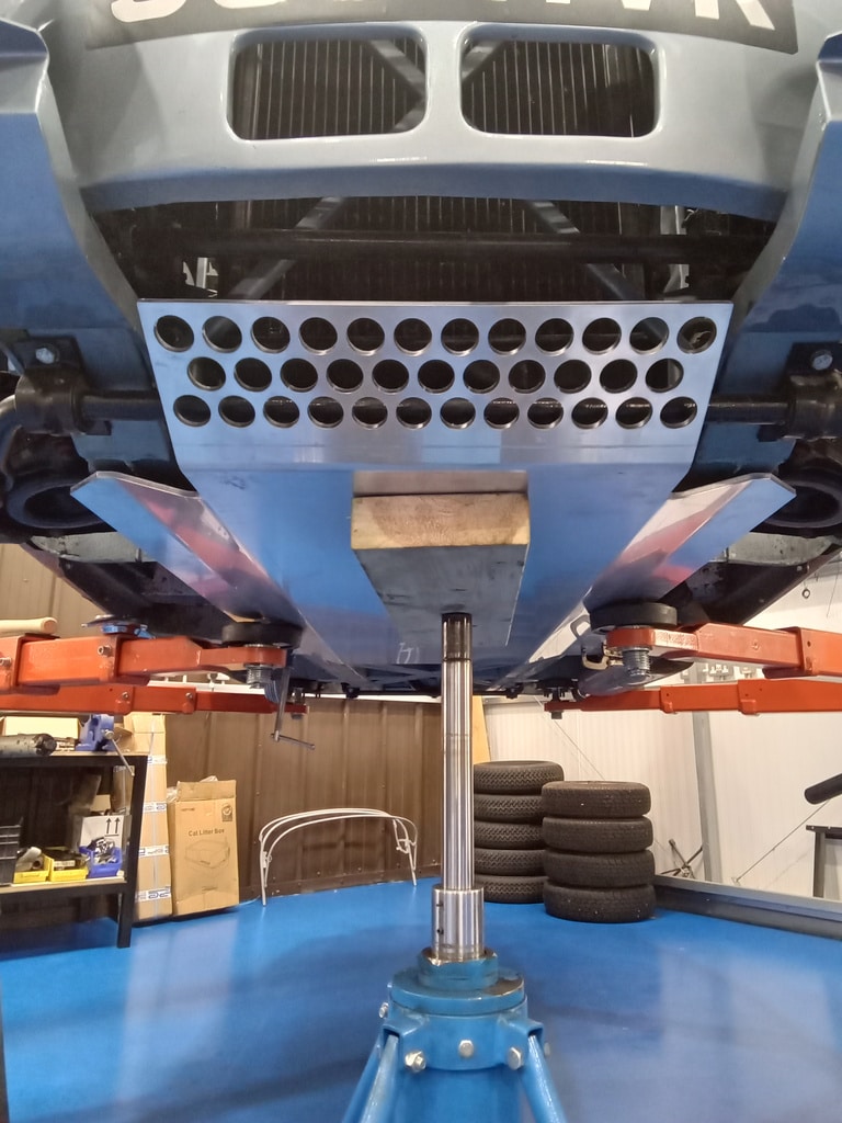 Working on the 1960 Austin Healey 3000 - Bridge Classic Cars