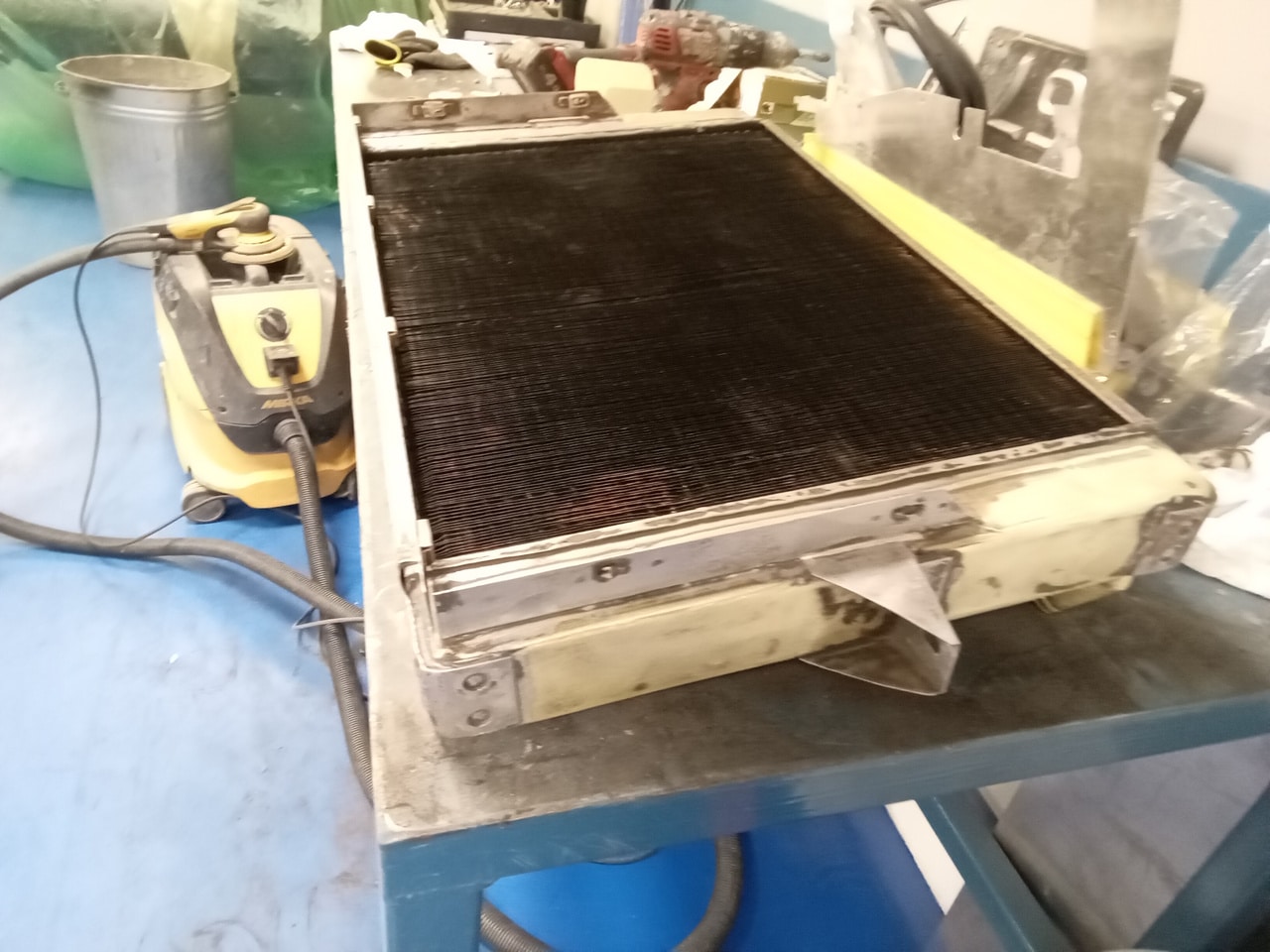 Stripping Back the Radiator on the 1970 Aston Martin DBS Vantage ...